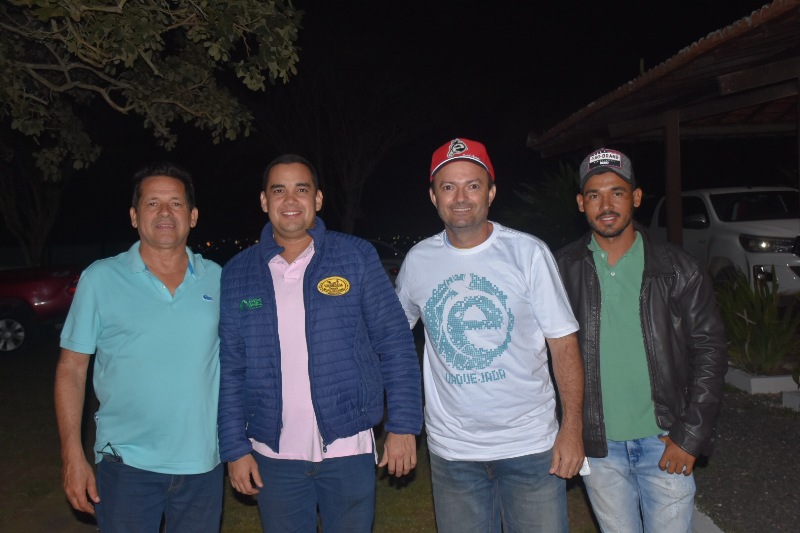 Serrinha Vardinho Serra, Lucas Serra, Fábio Leal e Sandro Serra - Cavalus