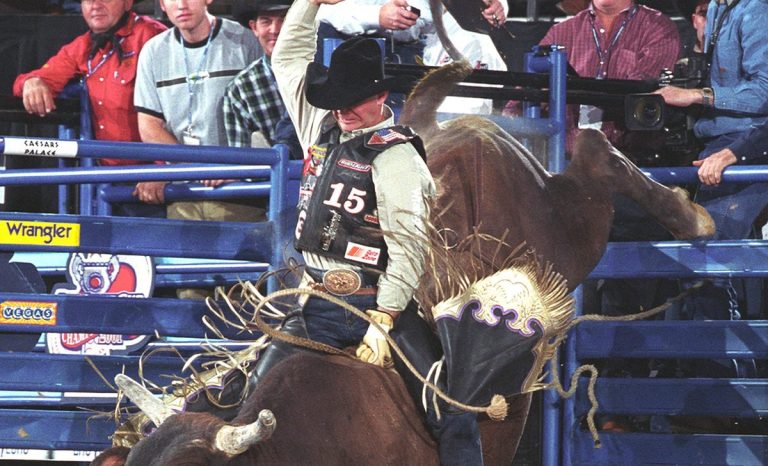 Jim Sharp é um dos fundadores da PBR e bicampeão mundial da PRCA - Cavalus