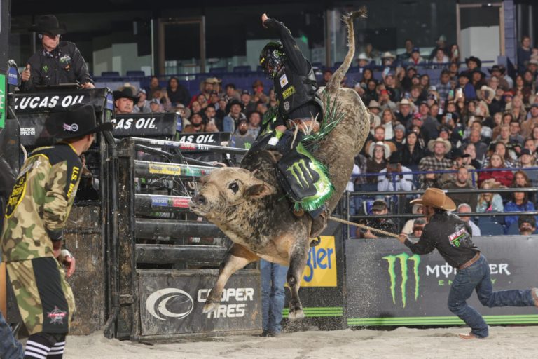 Lyle Sankey faz sucesso no rodeio e ama ensinar aos jovens - Cavalus